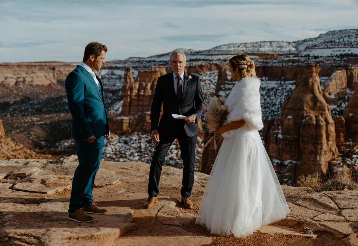 Elope in Colorado National Monument - Loco Love Photography